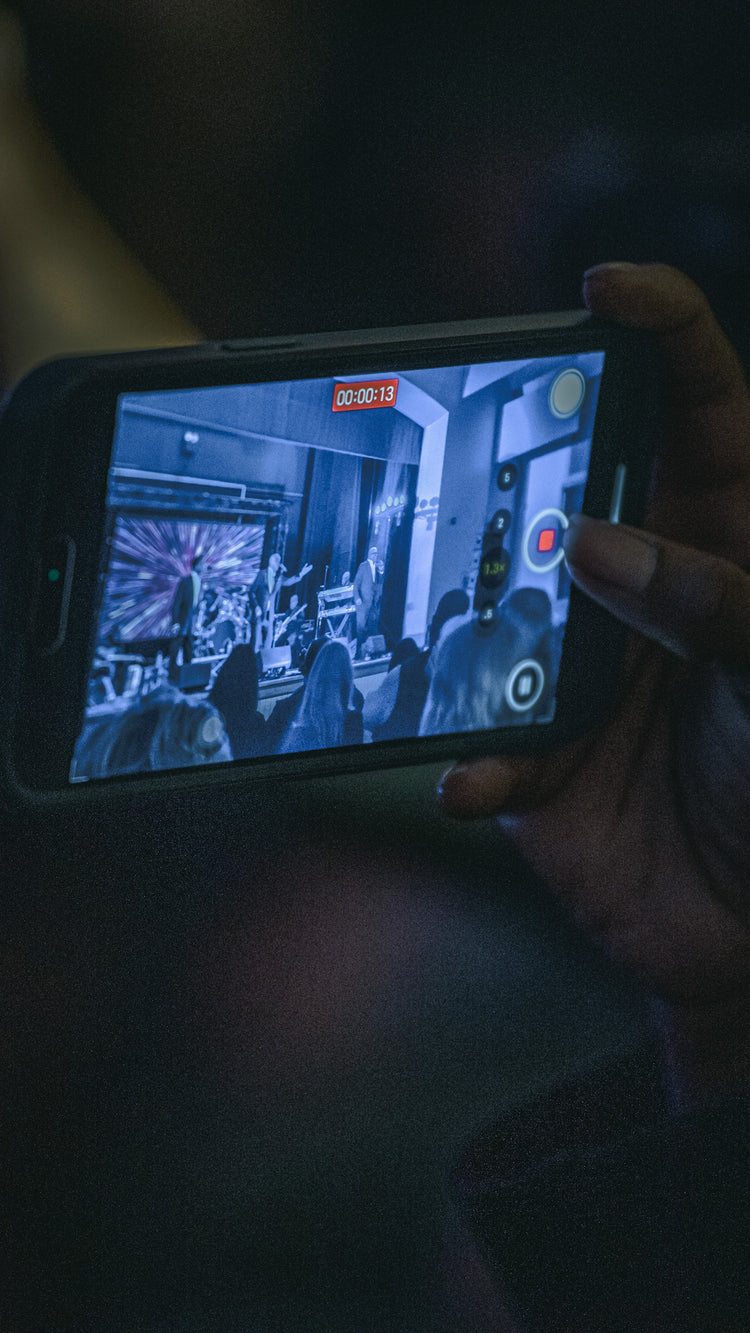 𝘉𝘪𝘨𝘉𝘭𝘶𝘦𝘞𝘢𝘷𝘦𝘗𝘳𝘰𝘥𝘶𝘤𝘵𝘪𝘰𝘯𝘴